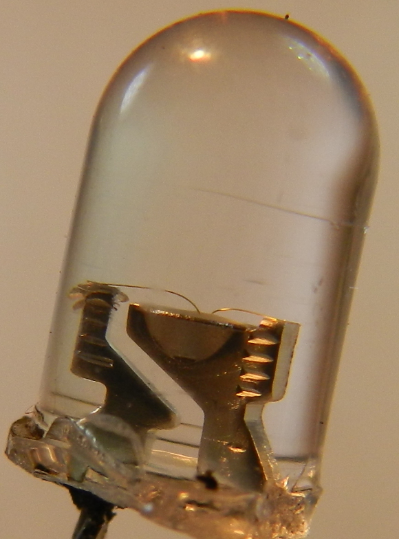 LEDs – Como ligar, sem queimar | Dicas do Zébio